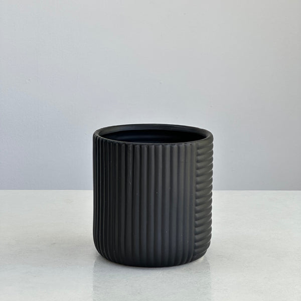 Ceramic Black Round Pot With Abstract Lines - Decora Home