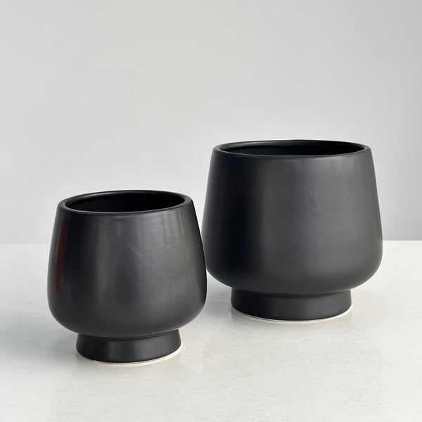 Ceramic Smooth Black Vase - Decora Home